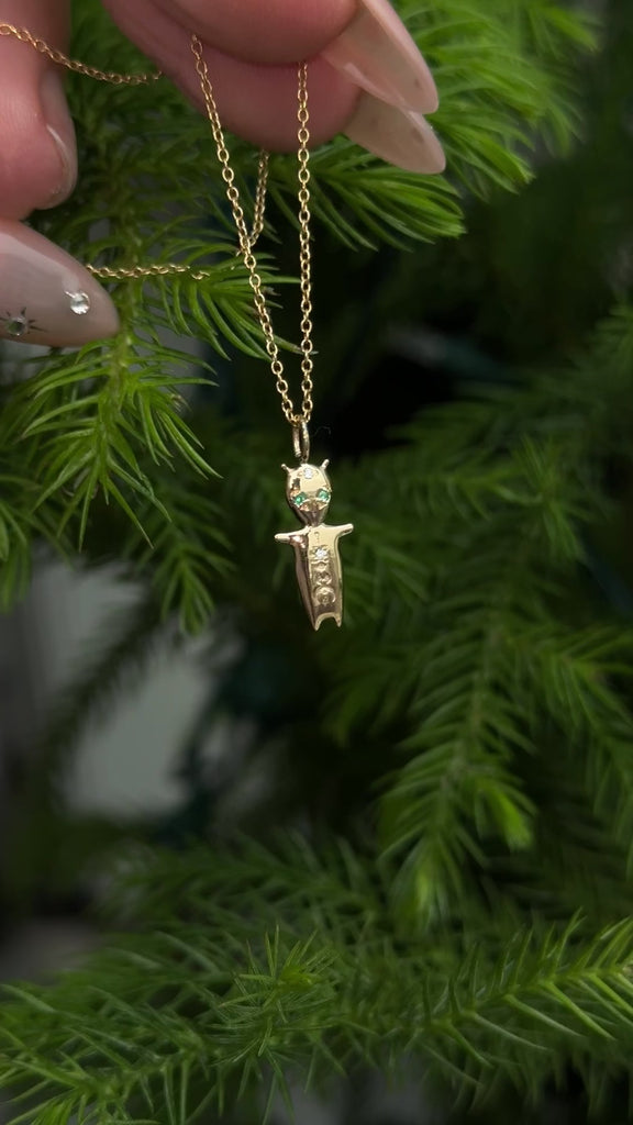 EXCLUSIVE Alien Worry Doll – Sofia Zakia