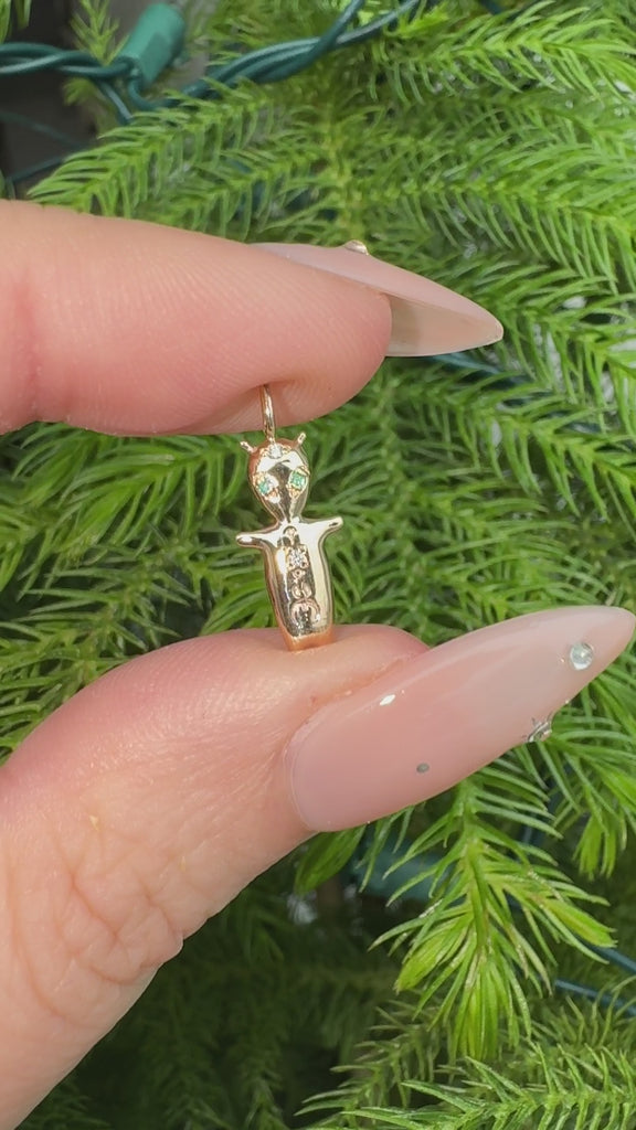 EXCLUSIVE Alien Worry Doll – Sofia Zakia