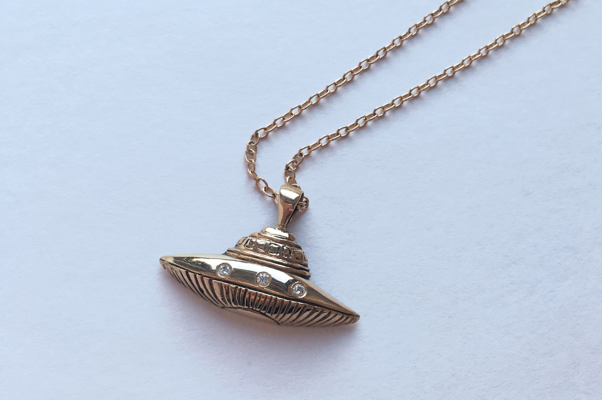 Urobune UFO Pendant – Sofia Zakia